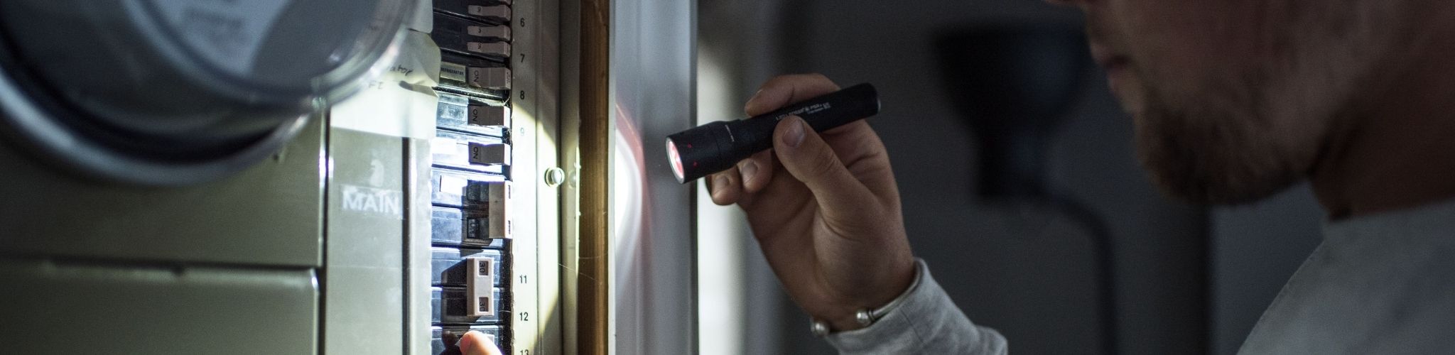 Military Torches | High-Performance Tactical LED Flashlights ...